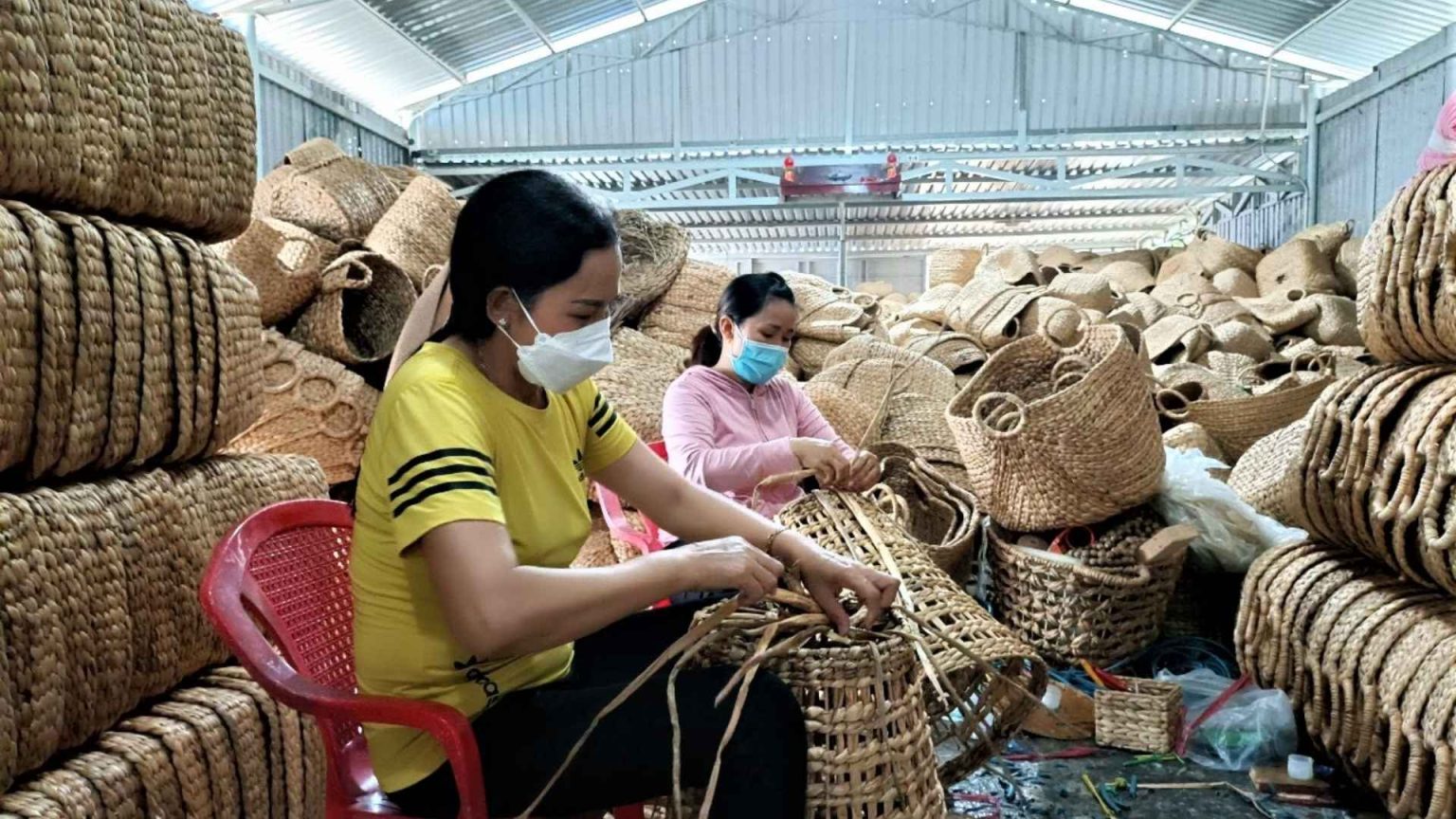 How to Source and Import Rattan Wardrobes from Vietnam